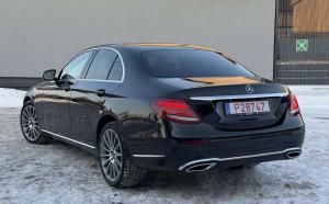 Black Mercedes-Benz E 220 2016 in Raseiniai, with an engine capacity of 2.14 L and mileage of 303 thousand km for 17600 €, photo 5 on AUTOMOTO.COM.LV