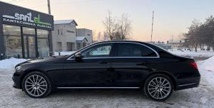 Black Mercedes-Benz E 220 2016 in Raseiniai, with an engine capacity of 2.14 L and mileage of 303 thousand km for 17600 €, photo 10 on AUTOMOTO.COM.LV