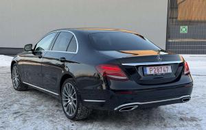 Black Mercedes-Benz E 220 2016 in Raseiniai, with an engine capacity of 2.14 L and mileage of 303 thousand km for 17600 €, photo 11 on AUTOMOTO.COM.LV