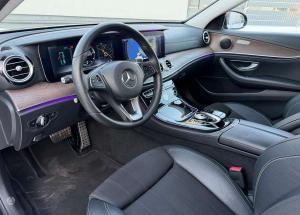 Black Mercedes-Benz E 220 2016 in Raseiniai, with an engine capacity of 2.14 L and mileage of 303 thousand km for 17600 €, photo 15 on AUTOMOTO.COM.LV