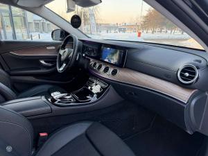 Black Mercedes-Benz E 220 2016 in Raseiniai, with an engine capacity of 2.14 L and mileage of 303 thousand km for 17600 €, photo 19 on AUTOMOTO.COM.LV