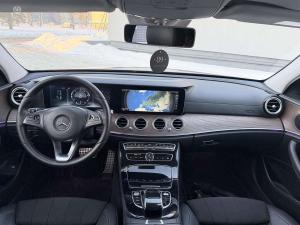 Black Mercedes-Benz E 220 2016 in Raseiniai, with an engine capacity of 2.14 L and mileage of 303 thousand km for 17600 €, photo 26 on AUTOMOTO.COM.LV