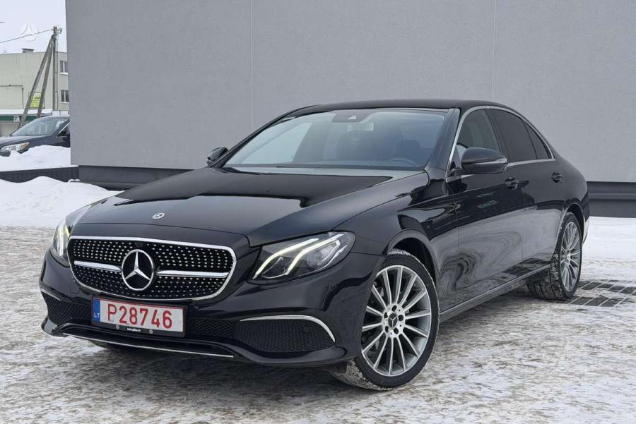 Black Mercedes-Benz E 220 2016 in Vilnius, with an engine capacity of 1.95 L and mileage of 303 thousand km for 17600 €, photo 1 on AUTOMOTO.COM.LV