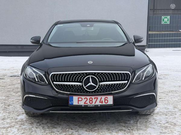 Black Mercedes-Benz E 220 2016 in Vilnius, with an engine capacity of 1.95 L and mileage of 303 thousand km for 17600 €, photo 3 on AUTOMOTO.COM.LV