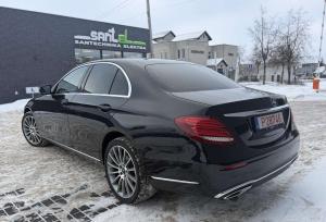 Black Mercedes-Benz E 220 2016 in Vilnius, with an engine capacity of 1.95 L and mileage of 303 thousand km for 17600 €, photo 5 on AUTOMOTO.COM.LV