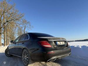 Melns Mercedes-Benz E 220 2016 Viļņa, ar dzinēja tilpumu 1.95 L un nobraukumu 267 tūkst. km par 19200 €, foto 3 vietnē AUTOMOTO.COM.LV