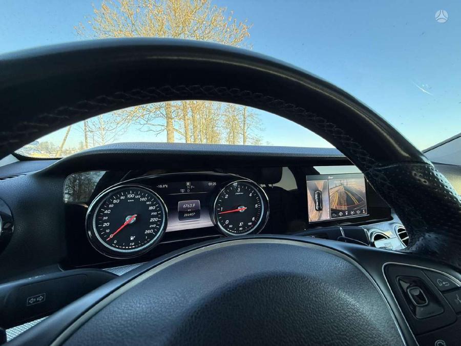 Melns Mercedes-Benz E 220 2016 Viļņa, ar dzinēja tilpumu 1.95 L un nobraukumu 267 tūkst. km par 19200 €, foto 11 vietnē AUTOMOTO.COM.LV