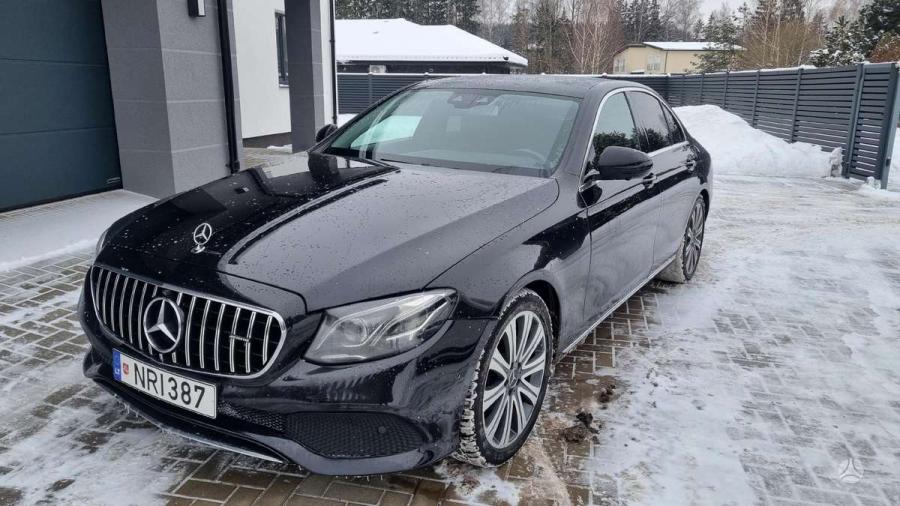 Melns Mercedes-Benz E 220 2016 Viļņa, ar dzinēja tilpumu 1.95 L un nobraukumu 274 tūkst. km par 17500 €, foto 2 vietnē AUTOMOTO.COM.LV
