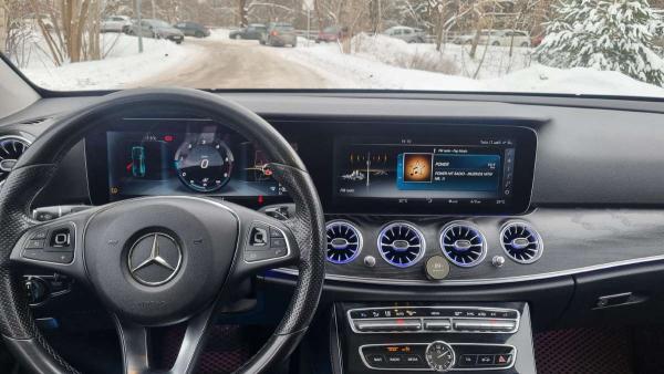 Black Mercedes-Benz E 220 2016 in Vilnius, with an engine capacity of 1.95 L and mileage of 274 thousand km for 17500 €, photo 5 on AUTOMOTO.COM.LV