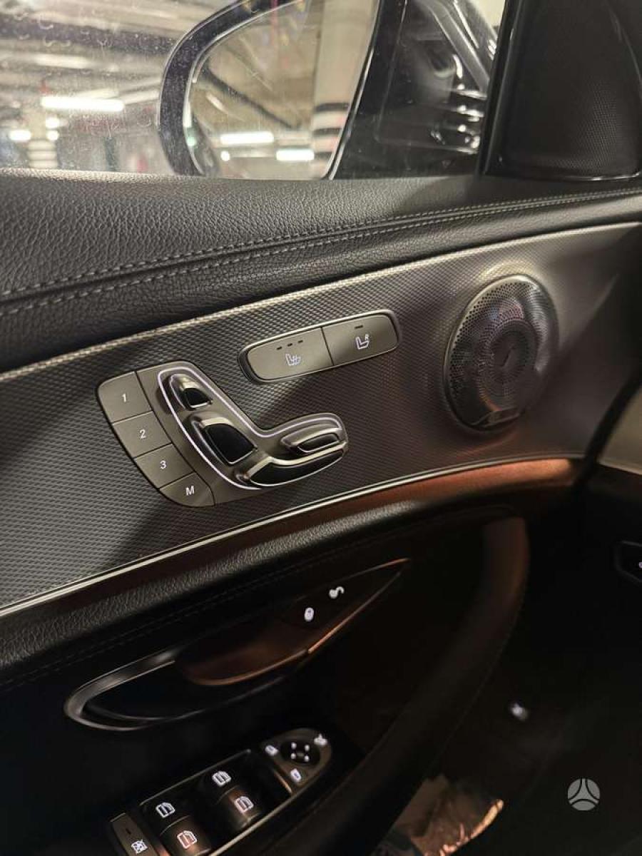 Black Mercedes-Benz E 220 2016 in Vilnius, with an engine capacity of 1.95 L and mileage of 302 thousand km for 18300 €, photo 10 on AUTOMOTO.COM.LV