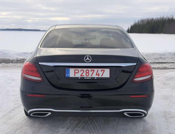 Melns Mercedes-Benz E 220 2016 Raseiniai, ar dzinēja tilpumu 1.95 L un nobraukumu 300 tūkst. km par 15850 €, foto 4 vietnē AUTOMOTO.COM.LV