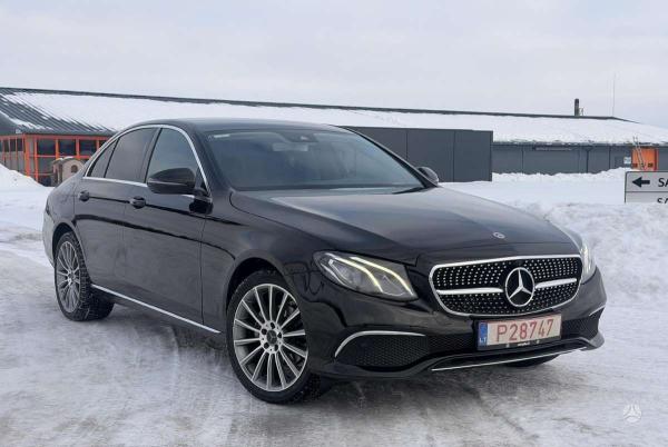 Черный Мерседес E 220 2016 в Расейняй, объемом двигателя 1.95 л и пробегом 300 тыс. км за 15850 €, фото 11 на AUTOMOTO.COM.LV