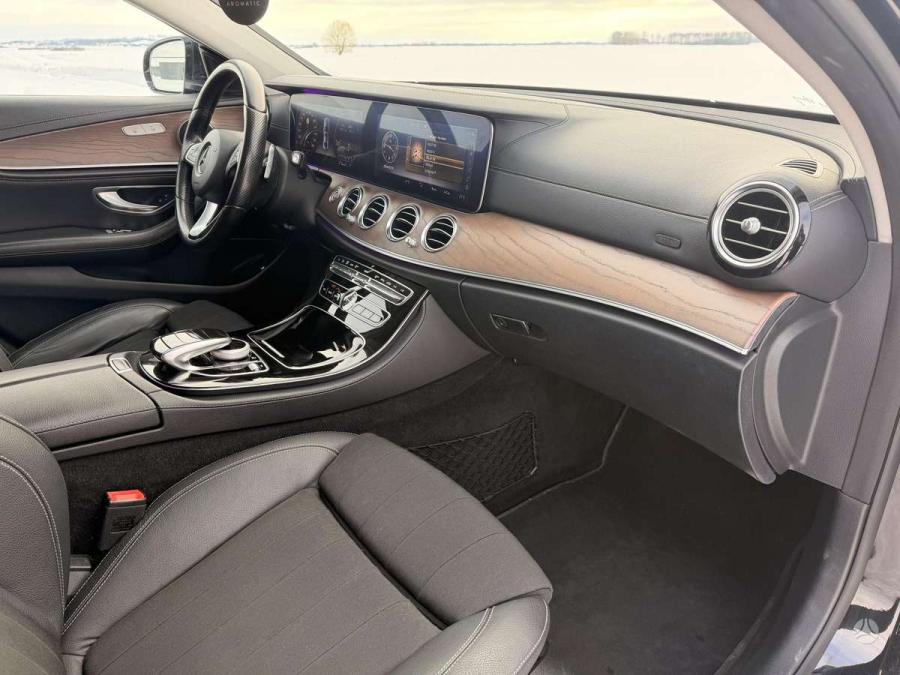 Melns Mercedes-Benz E 220 2016 Raseiniai, ar dzinēja tilpumu 1.95 L un nobraukumu 300 tūkst. km par 15850 €, foto 18 vietnē AUTOMOTO.COM.LV