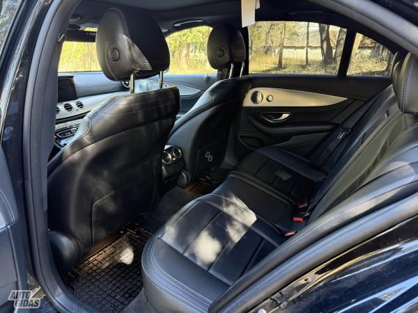 Melns Mercedes-Benz E 220 2016 Viļņa, ar dzinēja tilpumu 2.00 L un nobraukumu 306 tūkst. km par 17900 €, foto 10 vietnē AUTOMOTO.COM.LV
