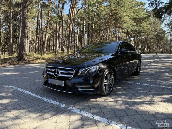 Black Mercedes-Benz E 220 2016 in Vilnius, with an engine capacity of 2.00 L and mileage of 306 thousand km for 17900 €, photo 1 on AUTOMOTO.COM.LV