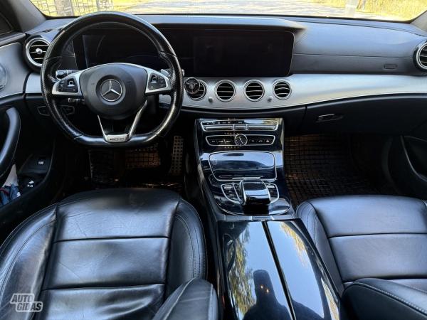 Black Mercedes-Benz E 220 2016 in Vilnius, with an engine capacity of 2.00 L and mileage of 306 thousand km for 17900 €, photo 9 on AUTOMOTO.COM.LV