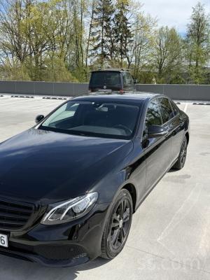 Черный Мерседес E 220 2016 в Рига, объемом двигателя 2.20 л и пробегом 264 тыс. км за 12500 €, фото 3 на AUTOMOTO.COM.LV