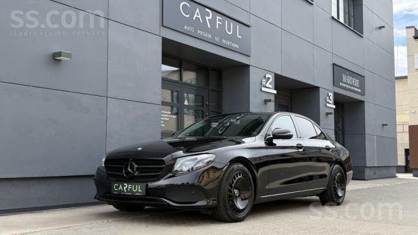 Black Mercedes-Benz E 220 2016 in Riga, with an engine capacity of 2.00 L and mileage of 155 thousand km for 18900 €, photo 1 on AUTOMOTO.COM.LV