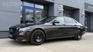 Melns Mercedes-Benz E 220 2016 Rīga, ar dzinēja tilpumu 2.00 L un nobraukumu 155 tūkst. km par 18900 €, foto 5 vietnē AUTOMOTO.COM.LV