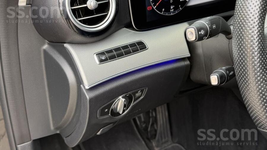 Melns Mercedes-Benz E 220 2016 Rīga, ar dzinēja tilpumu 2.00 L un nobraukumu 155 tūkst. km par 18900 €, foto 14 vietnē AUTOMOTO.COM.LV