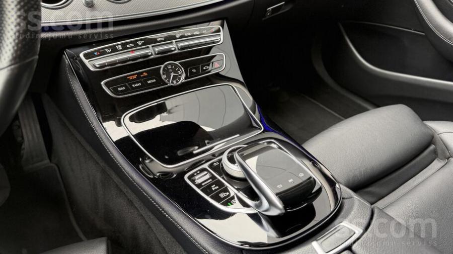 Melns Mercedes-Benz E 220 2016 Rīga, ar dzinēja tilpumu 2.00 L un nobraukumu 155 tūkst. km par 18900 €, foto 16 vietnē AUTOMOTO.COM.LV