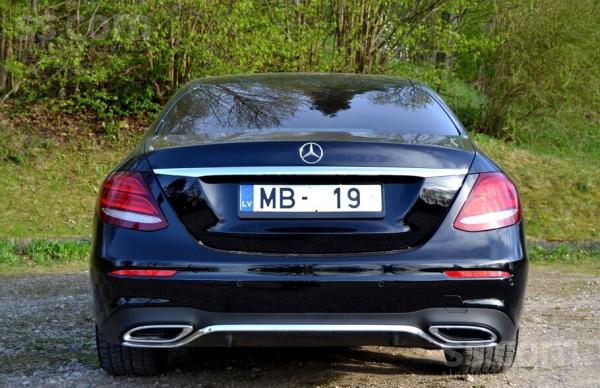 Black Mercedes-Benz E 220 2016 in Tukums, with an engine capacity of 2.00 L and mileage of 278 thousand km for 19800 €, photo 5 on AUTOMOTO.COM.LV