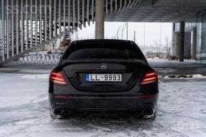 Черный Мерседес E 220 2016 в Рига, объемом двигателя 2.00 л и пробегом 349 тыс. км за 19999 €, фото 6 на AUTOMOTO.COM.LV