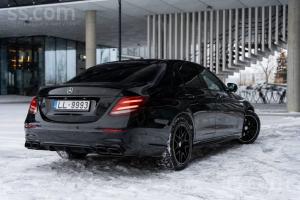 Черный Мерседес E 220 2016 в Рига, объемом двигателя 2.00 л и пробегом 349 тыс. км за 19999 €, фото 8 на AUTOMOTO.COM.LV