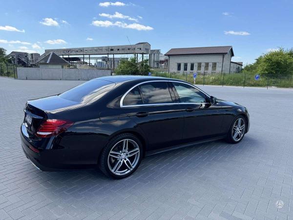 Black Mercedes-Benz E 220 2016 in Telschi, with an engine capacity of 1.95 L and mileage of 272 thousand km for 17500 €, photo 7 on AUTOMOTO.COM.LV