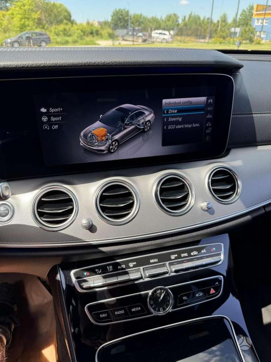 Черный Мерседес E 220 2016 в Тельшяй, объемом двигателя 1.95 л и пробегом 272 тыс. км за 17500 €, фото 32 на AUTOMOTO.COM.LV