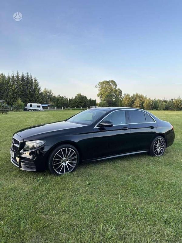 Black Mercedes-Benz E 220 2016 in Taurage, with an engine capacity of 1.95 L and mileage of 184 thousand km for 14499 €, photo 5 on AUTOMOTO.COM.LV