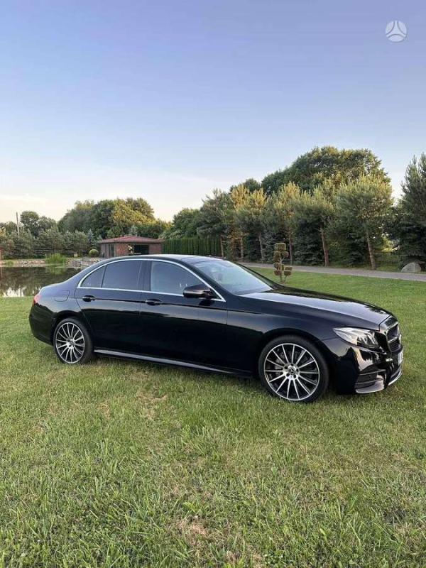 Black Mercedes-Benz E 220 2016 in Taurage, with an engine capacity of 1.95 L and mileage of 184 thousand km for 14499 €, photo 6 on AUTOMOTO.COM.LV