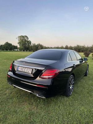 Черный Мерседес E 220 2016 в Таураге, объемом двигателя 1.95 л и пробегом 184 тыс. км за 14499 €, фото 11 на AUTOMOTO.COM.LV