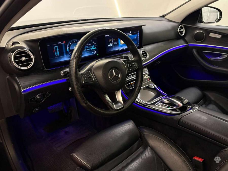 Black Mercedes-Benz E 220 2016 in Marijampole, with an engine capacity of 2.20 L and mileage of 326 thousand km for 16450 €, photo 3 on AUTOMOTO.COM.LV