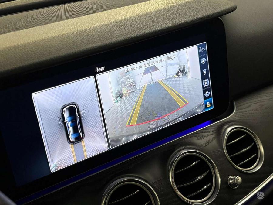 Black Mercedes-Benz E 220 2016 in Marijampole, with an engine capacity of 2.20 L and mileage of 326 thousand km for 16450 €, photo 5 on AUTOMOTO.COM.LV