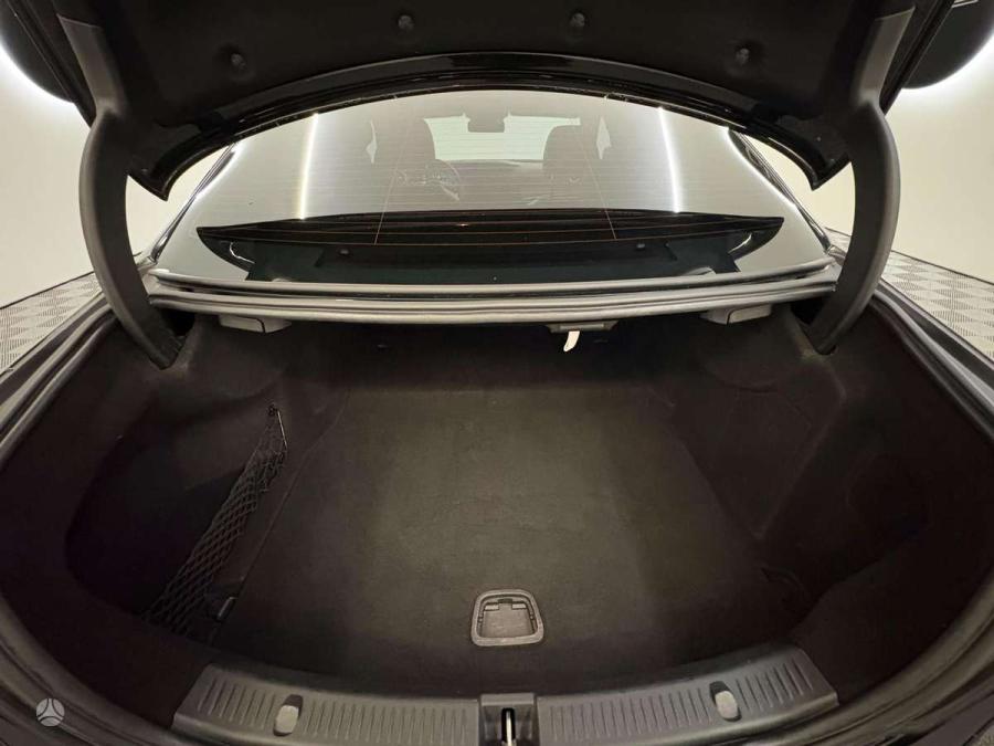 Black Mercedes-Benz E 220 2016 in Marijampole, with an engine capacity of 2.20 L and mileage of 326 thousand km for 16450 €, photo 33 on AUTOMOTO.COM.LV