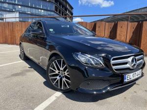 Black Mercedes-Benz E 220 2016 in Kaunas, with an engine capacity of 1.95 L and mileage of 280 thousand km for 14900 €, photo 4 on AUTOMOTO.COM.LV