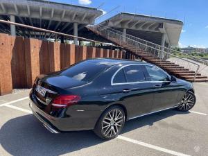 Black Mercedes-Benz E 220 2016 in Kaunas, with an engine capacity of 1.95 L and mileage of 280 thousand km for 14900 €, photo 6 on AUTOMOTO.COM.LV