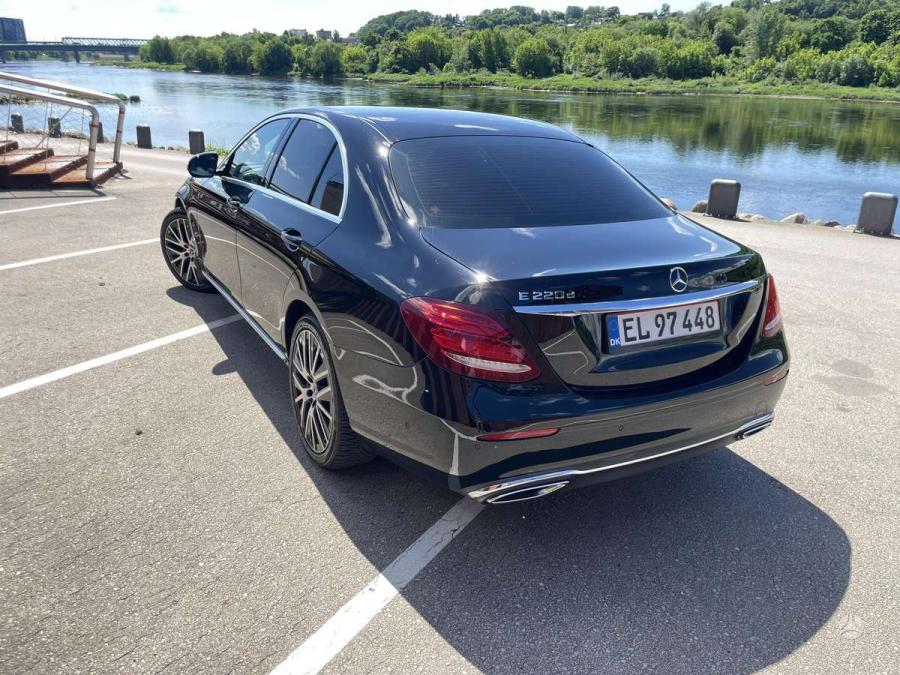 Black Mercedes-Benz E 220 2016 in Kaunas, with an engine capacity of 1.95 L and mileage of 280 thousand km for 14900 €, photo 9 on AUTOMOTO.COM.LV