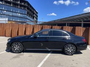 Black Mercedes-Benz E 220 2016 in Kaunas, with an engine capacity of 1.95 L and mileage of 280 thousand km for 14900 €, photo 10 on AUTOMOTO.COM.LV