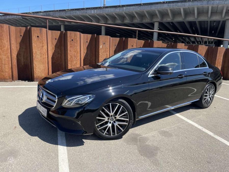 Black Mercedes-Benz E 220 2016 in Kaunas, with an engine capacity of 1.95 L and mileage of 280 thousand km for 14900 €, photo 11 on AUTOMOTO.COM.LV