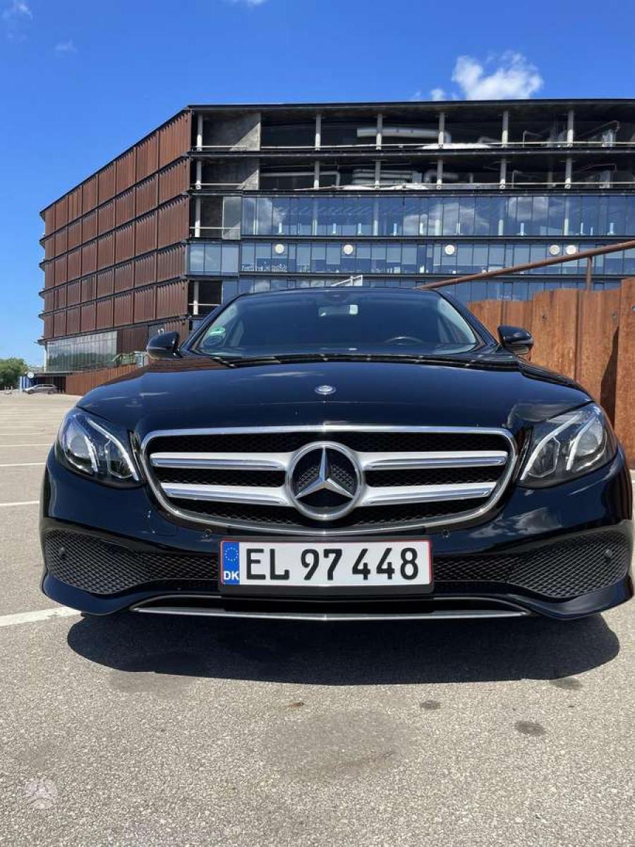Black Mercedes-Benz E 220 2016 in Kaunas, with an engine capacity of 1.95 L and mileage of 280 thousand km for 14900 €, photo 12 on AUTOMOTO.COM.LV