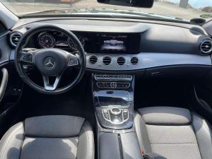 Black Mercedes-Benz E 220 2016 in Kaunas, with an engine capacity of 1.95 L and mileage of 280 thousand km for 14900 €, photo 18 on AUTOMOTO.COM.LV