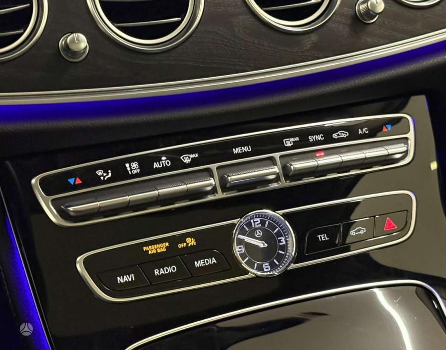Melns Mercedes-Benz E 220 2016 Marijampole, ar dzinēja tilpumu 2.20 L un nobraukumu 326 tūkst. km par 15999 €, foto 5 vietnē AUTOMOTO.COM.LV