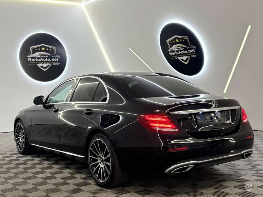 Melns Mercedes-Benz E 220 2016 Marijampole, ar dzinēja tilpumu 2.20 L un nobraukumu 326 tūkst. km par 15999 €, foto 12 vietnē AUTOMOTO.COM.LV
