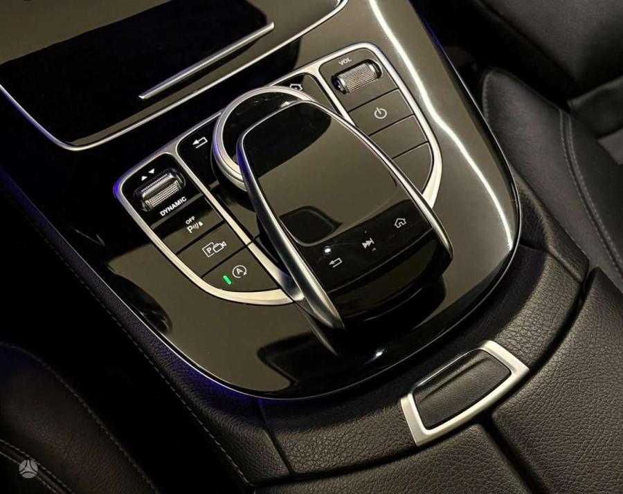 Melns Mercedes-Benz E 220 2016 Marijampole, ar dzinēja tilpumu 2.20 L un nobraukumu 326 tūkst. km par 15999 €, foto 24 vietnē AUTOMOTO.COM.LV