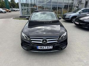 Черный Мерседес E 220 2016 в Шяуляй, объемом двигателя 1.95 л и пробегом 319 тыс. км за 21000 €, фото 3 на AUTOMOTO.COM.LV