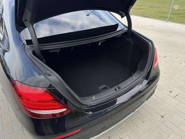 Melns Mercedes-Benz E 220 2016 Šauļi, ar dzinēja tilpumu 1.95 L un nobraukumu 319 tūkst. km par 21000 €, foto 6 vietnē AUTOMOTO.COM.LV