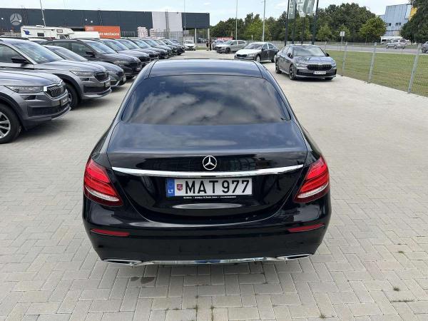 Melns Mercedes-Benz E 220 2016 Šauļi, ar dzinēja tilpumu 1.95 L un nobraukumu 319 tūkst. km par 21000 €, foto 7 vietnē AUTOMOTO.COM.LV