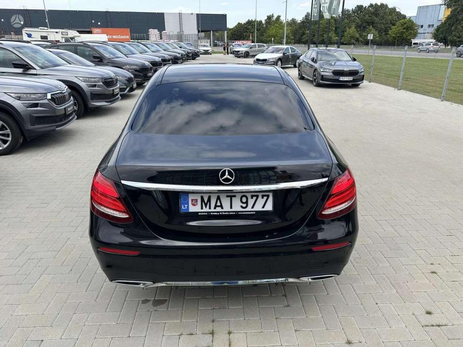 Черный Мерседес E 220 2016 в Шяуляй, объемом двигателя 1.95 л и пробегом 319 тыс. км за 21000 €, фото 8 на AUTOMOTO.COM.LV